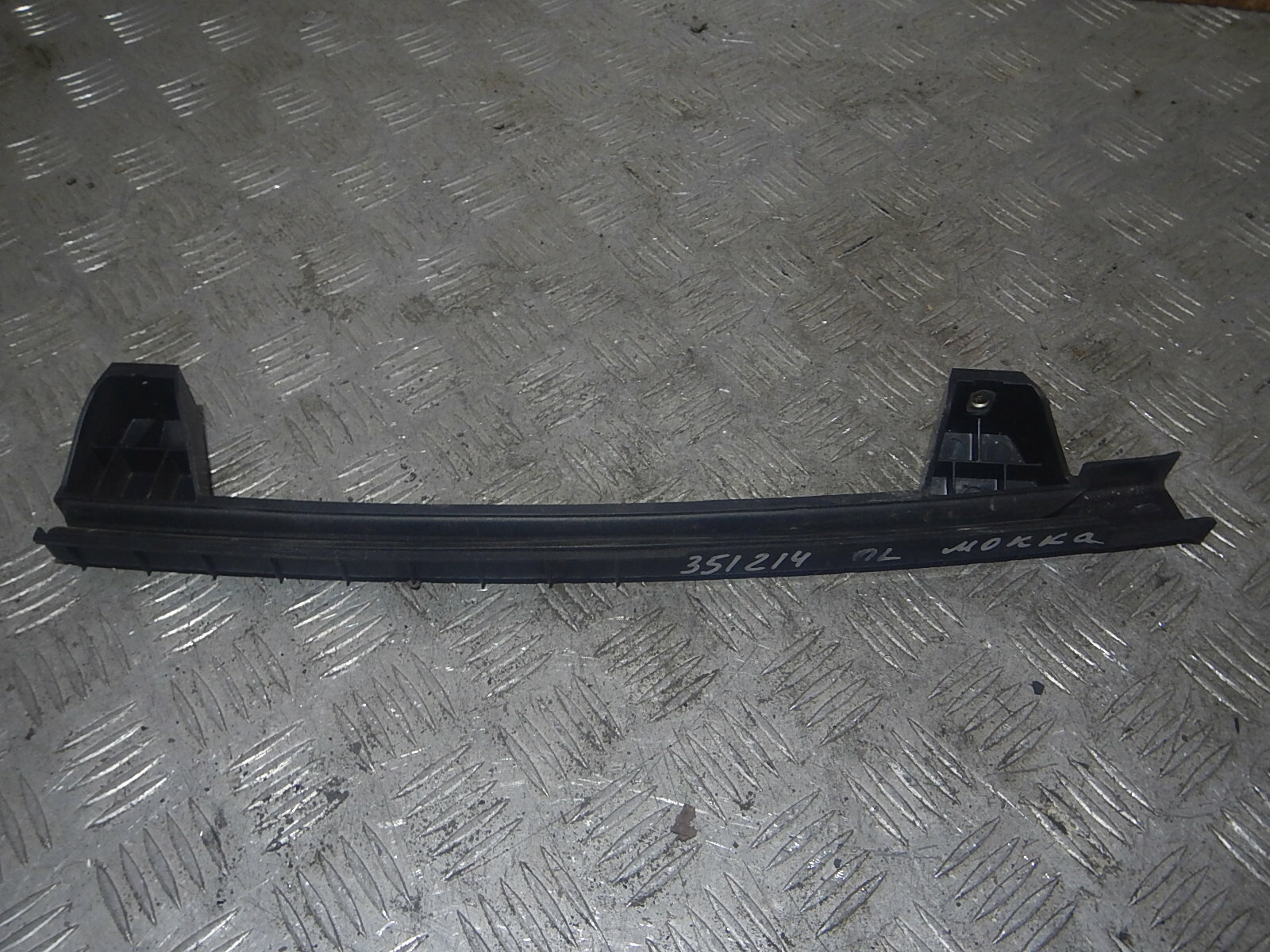 Б/У Направляющая стекла двери, Opel (Опель)-MOKKA (12-) OPEL MOKKA (12-) Передняя левая Без повреждений 351214 GENERAL MO...