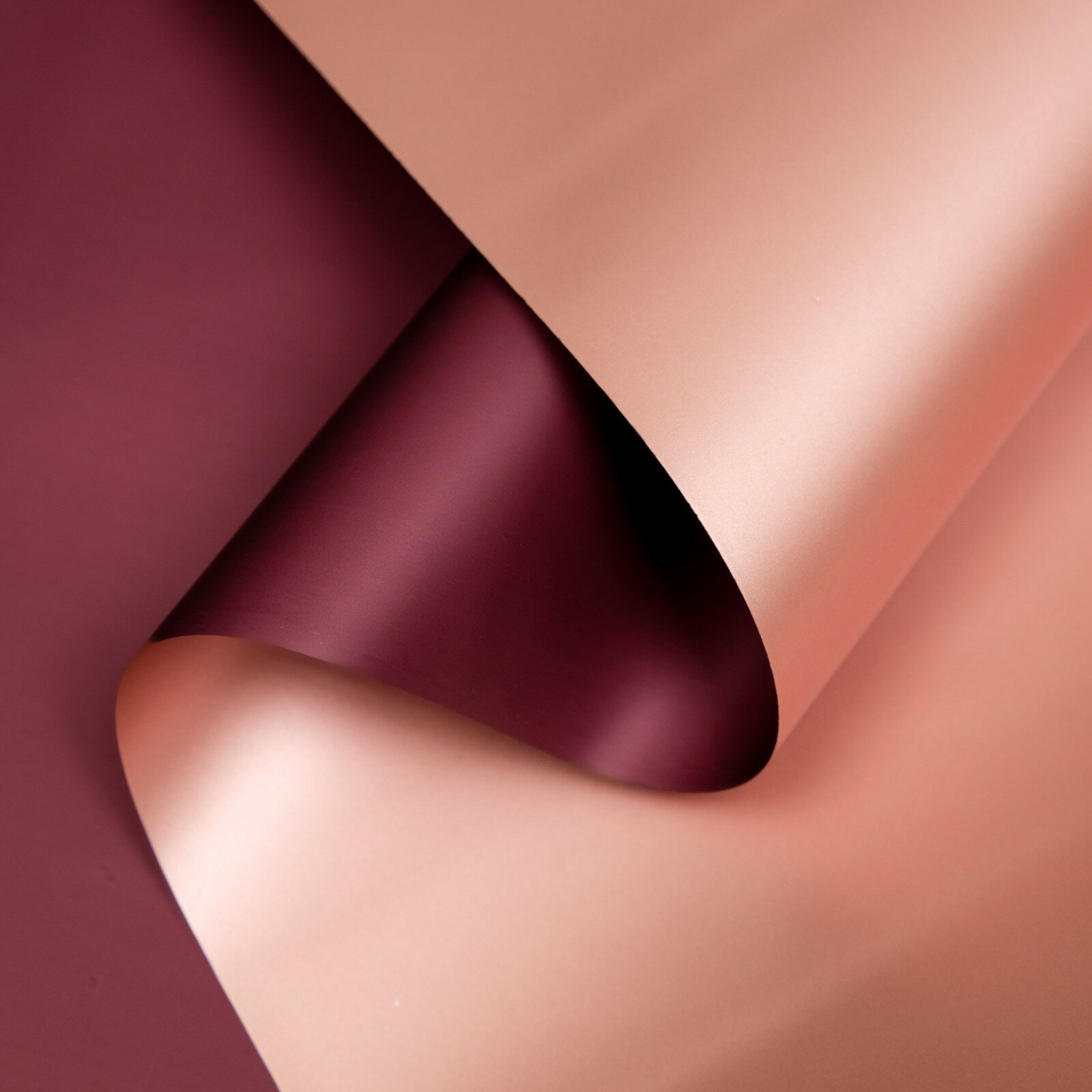 Упаковочная пленка матовая для цветов, двухсторонняя, "Зефир", бордовый- бежевый, 57 см х 5 м