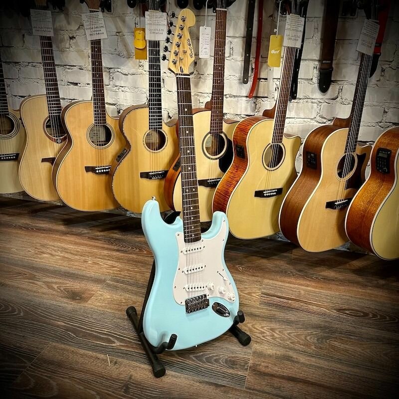 Электрогитара Root Note ST202-AWH