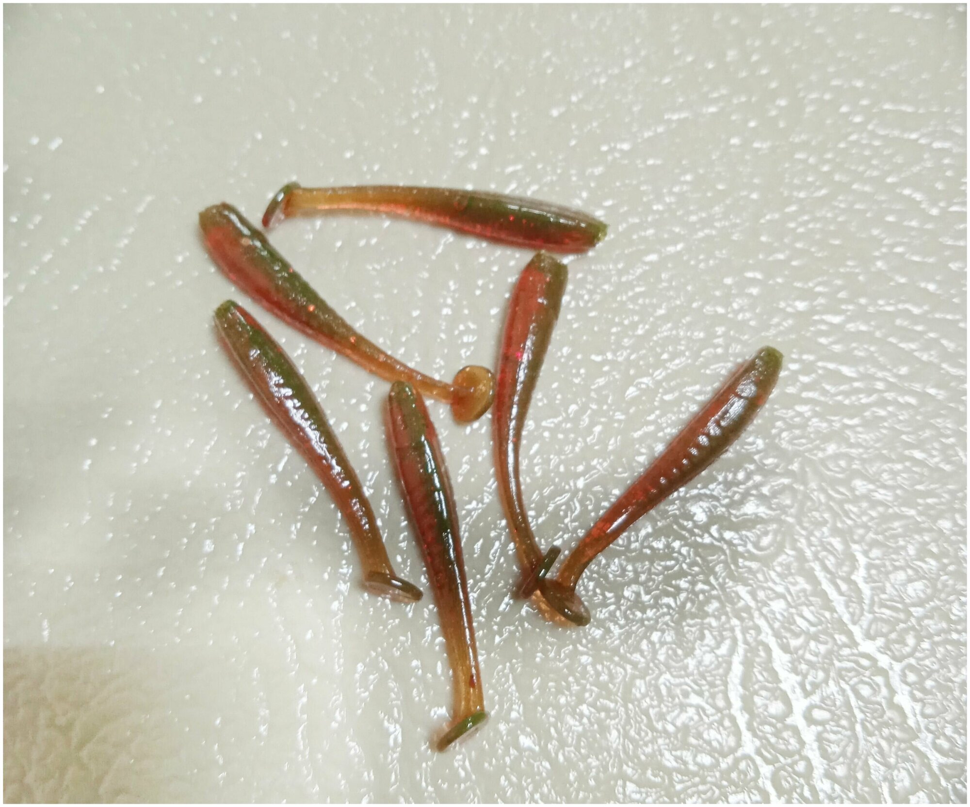 Силиконовая приманка Нано Минноу(Mini minnow) 25мм (20шт) моторное масло (Motor Oil Red Flake).