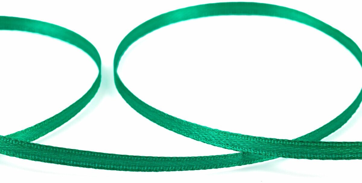 Лента атласная 3 мм (1/8 ") Gamma AL-3P двухстор. 91.4 м №016 изумруд