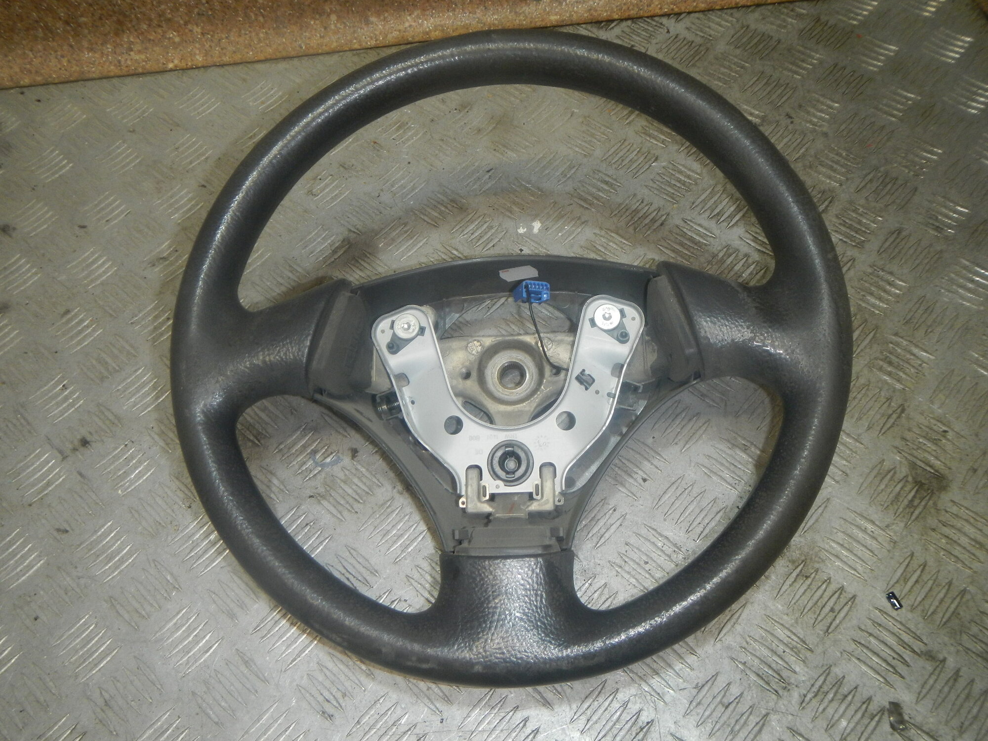 Б/У Рулевое колесо для AIR BAG, Toyota (Тойота)-COROLLA 120 (01-06) TOYOTA COROLLA 120 (01-06) -04 Потертости, задиры. 57...