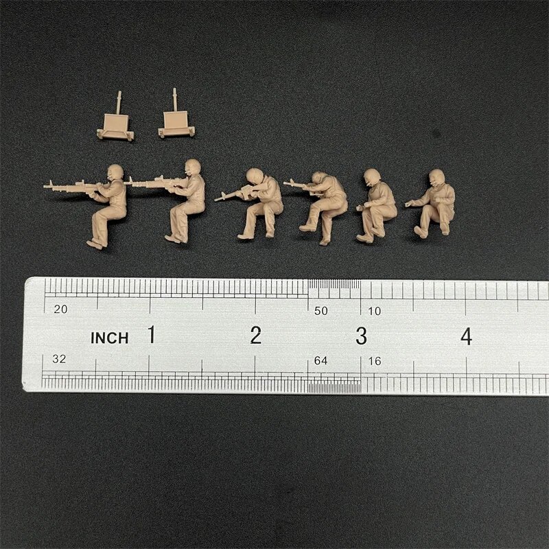 Неокрашенные военные миниатюрные солдаты 1/72 scale, 6 фигурок