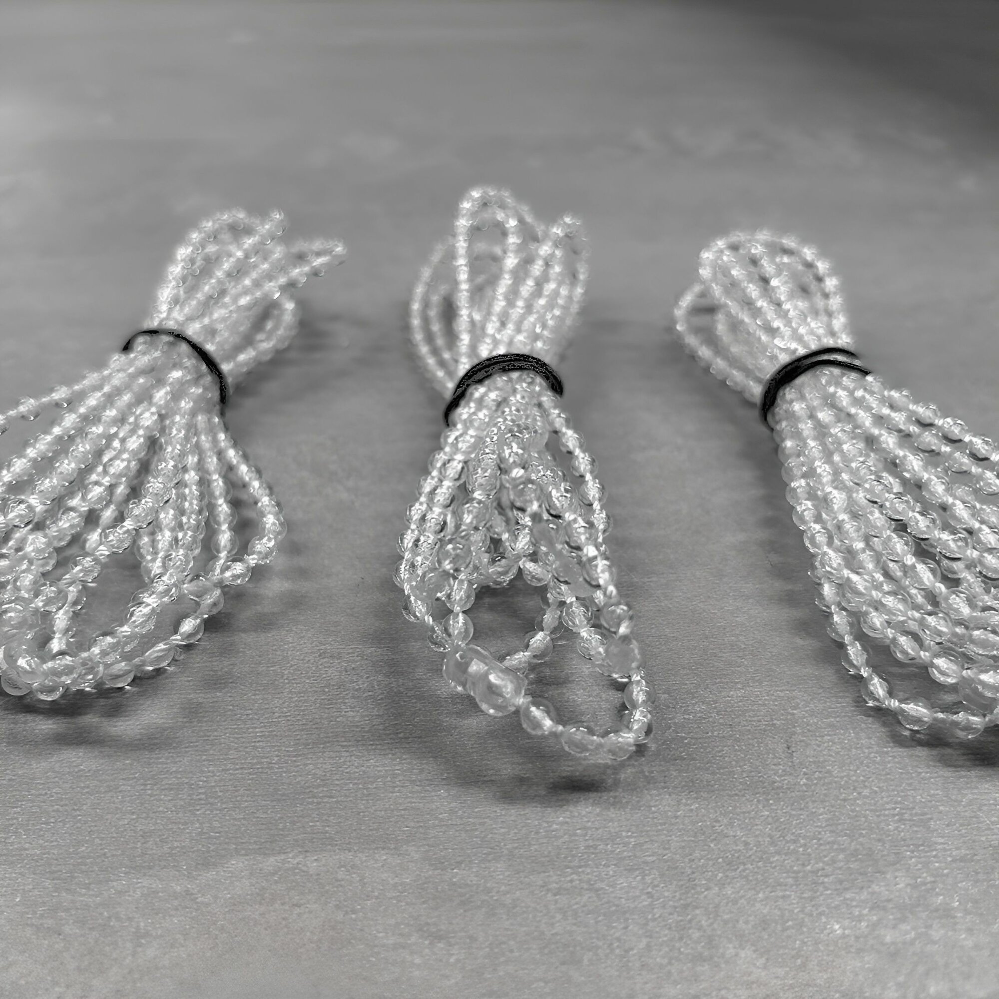 Цепь управления 4,5х6,0мм для рулонной шторы прозрачная 2,0м. 3 штуки в комплекте. Цепь соединена "безопасным" соединителем.