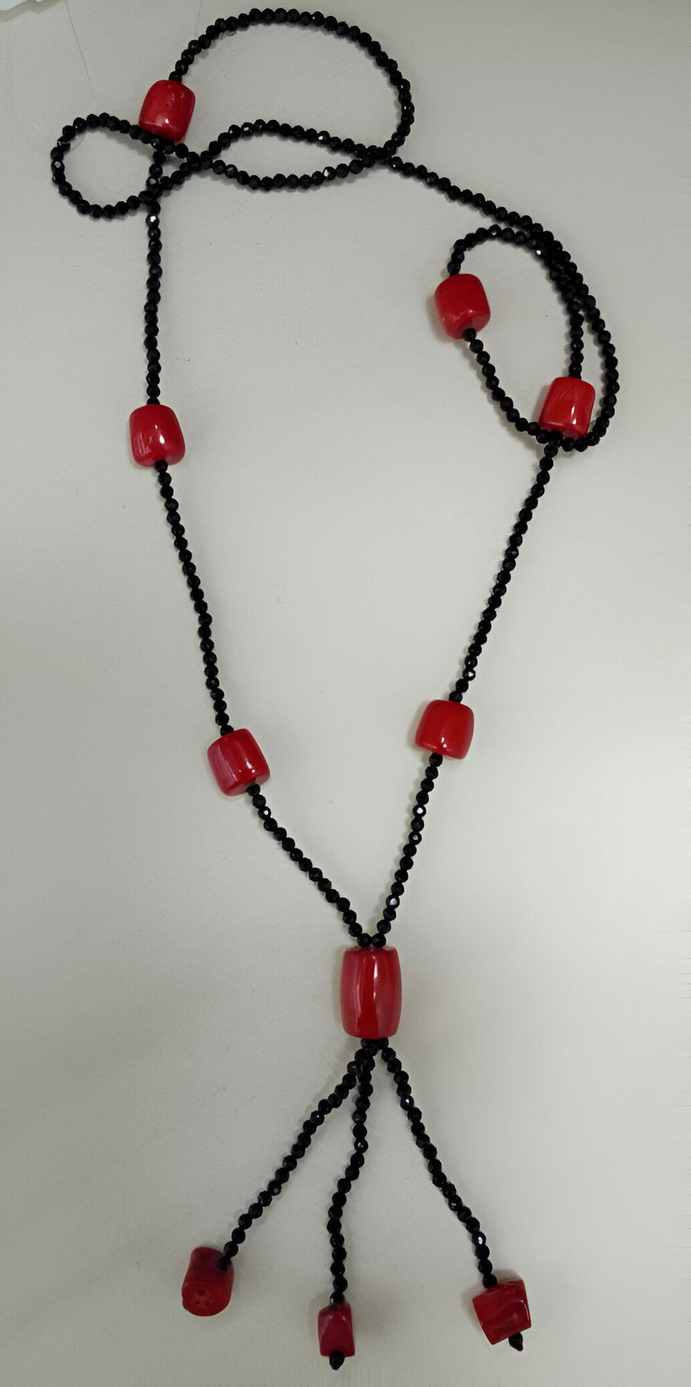 Колье, шпинель, коралл