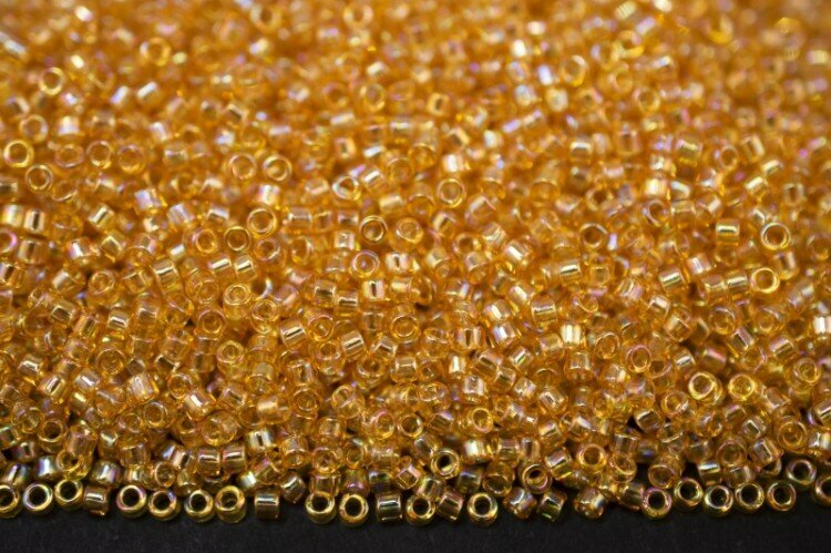 Бисер японский TOHO Treasure цилиндрический 11/0 #0162 светлый топаз, радужный прозрачный, 5 грамм