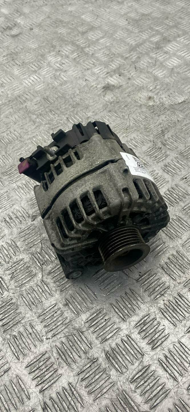 Генератор для BMW X5 F15 3.0 OEM 12318570675
