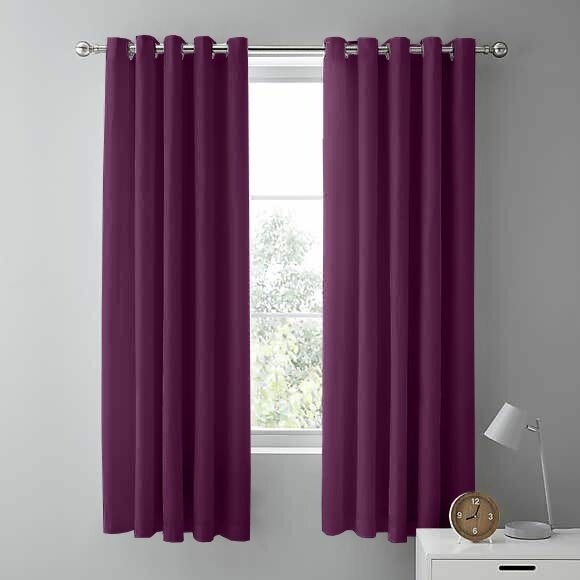Короткие шторы блэкаут на люверсах для кухни - 2 шторы цвет фиолетовый (шир 135 см. х выс 180 см.) арт БКЛ-1