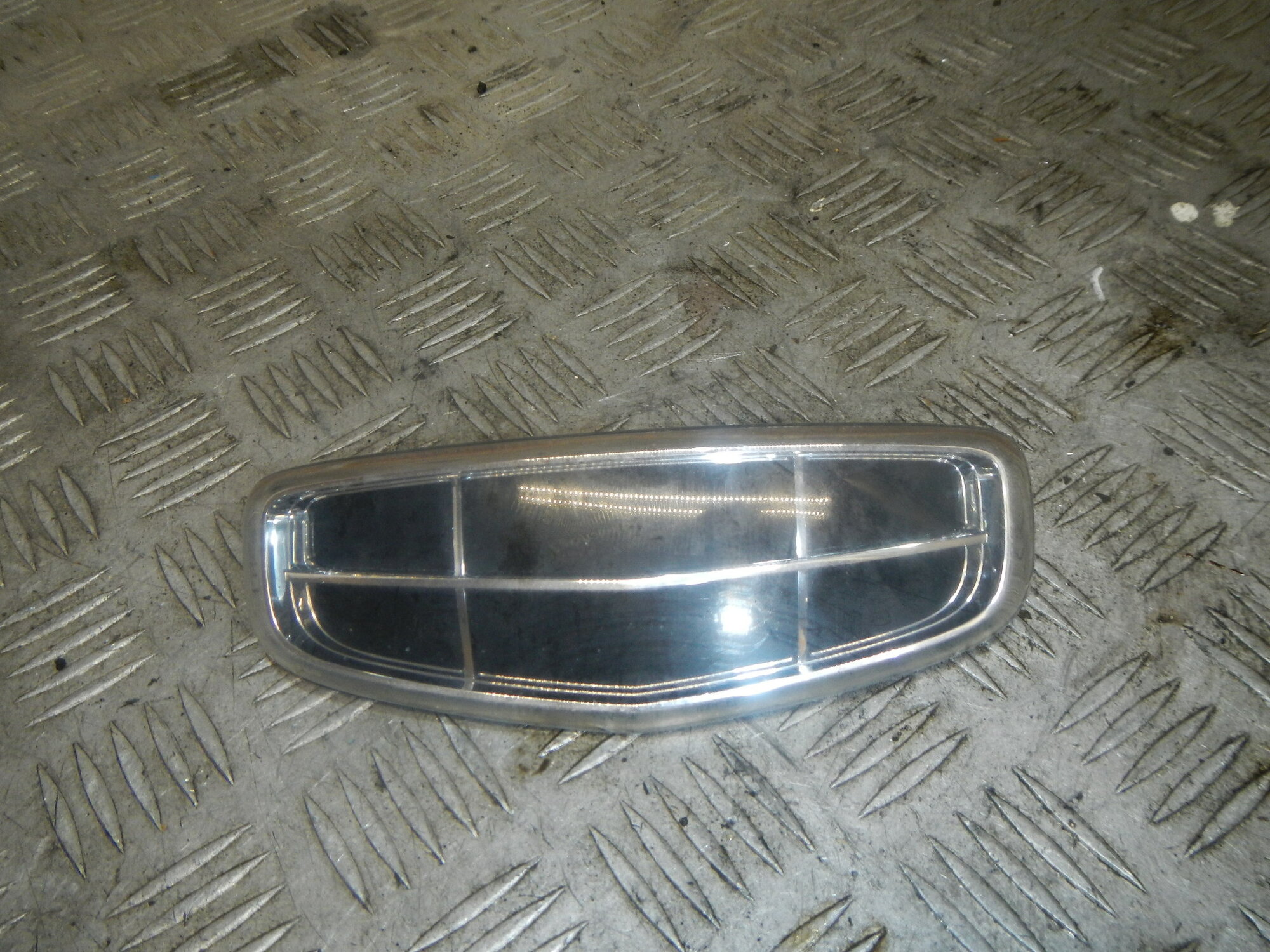 Б/У Эмблема, Geely (Джили)-EMGRAND 2 (21-) GEELY EMGRAND 2 (21-) Потертости. 562249 GEELY арт. 6013030500