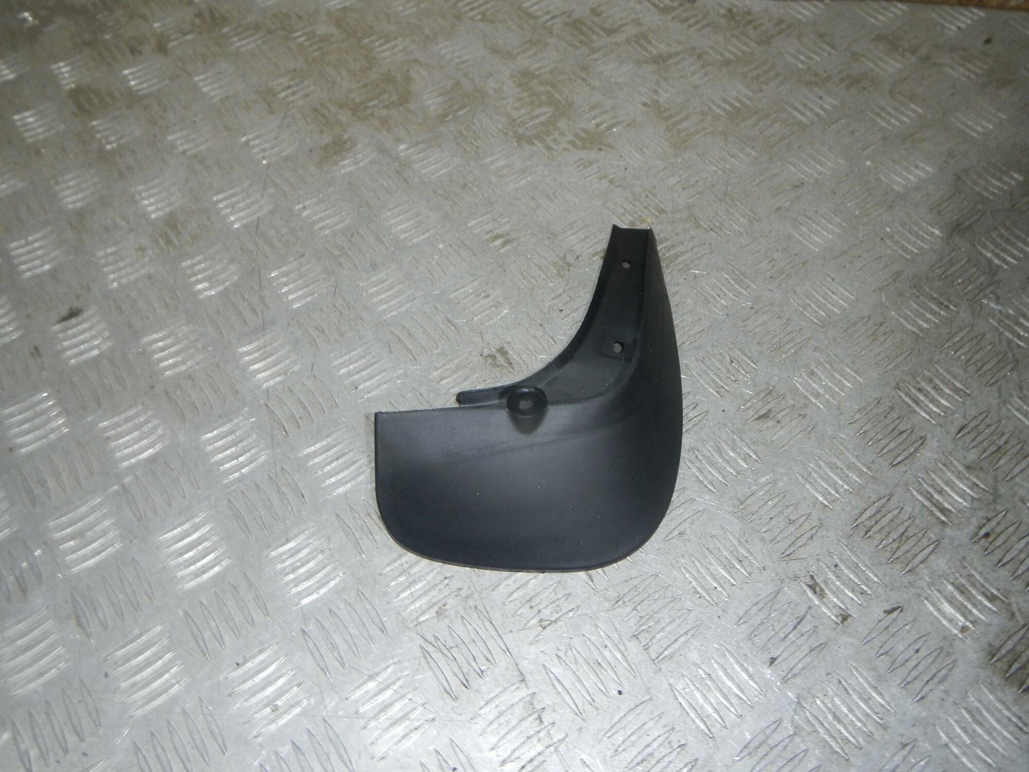 Б/У Брызговик задний правый, Geely (Джили)-MK (08-16) GEELY MK (08-16) Дубликат Новый. 407418 GEELY арт. 1018004651