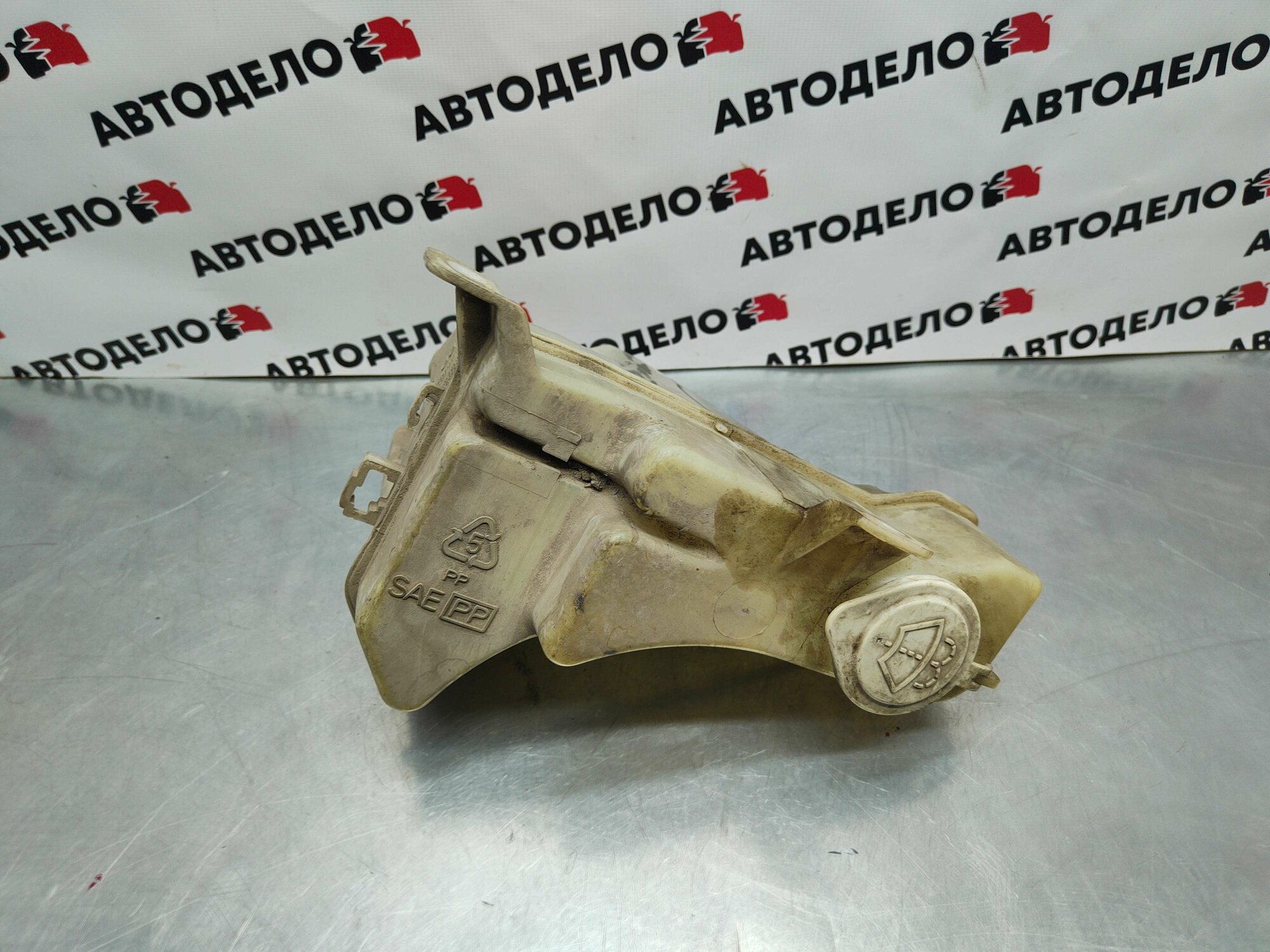 Бачок омывателя Mitsubishi Lancer 7 (CB1A) 1993 г