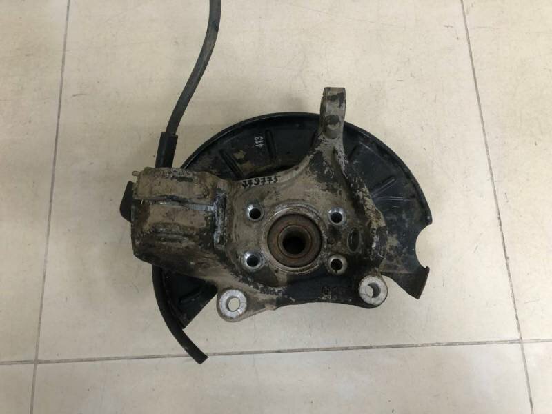 Кулак поворотный передний правый Volkswagen Passat B7 2011-2015 кат.номер: 3C0407258F