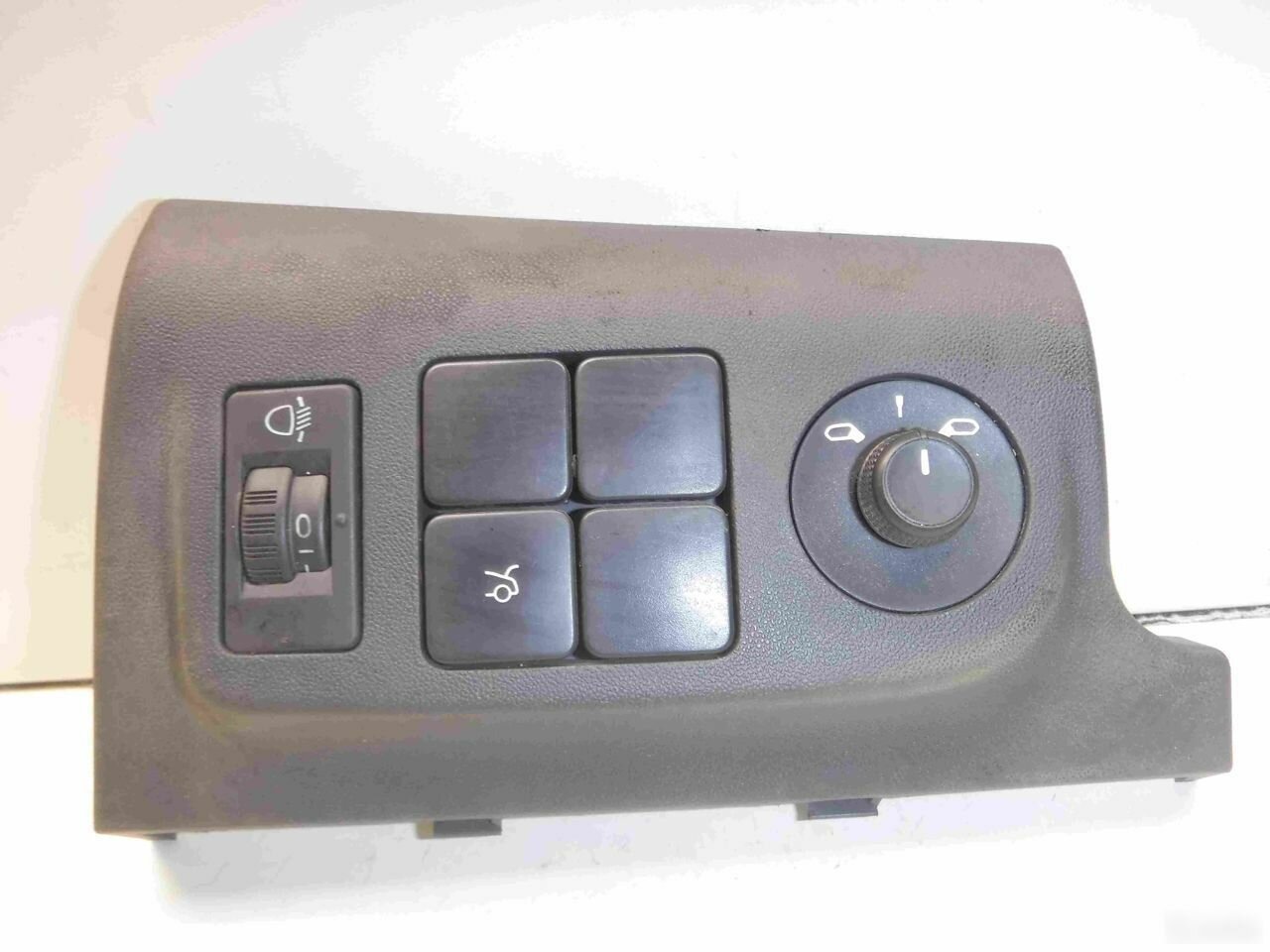 Блок управления зеркалами Citroen C-Elysee I (2012—2016) 9674382577