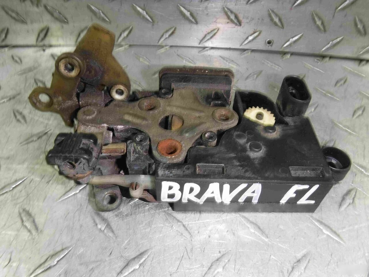 Замок двери передней левой FIAT Brava I (1995—2001) 46766606