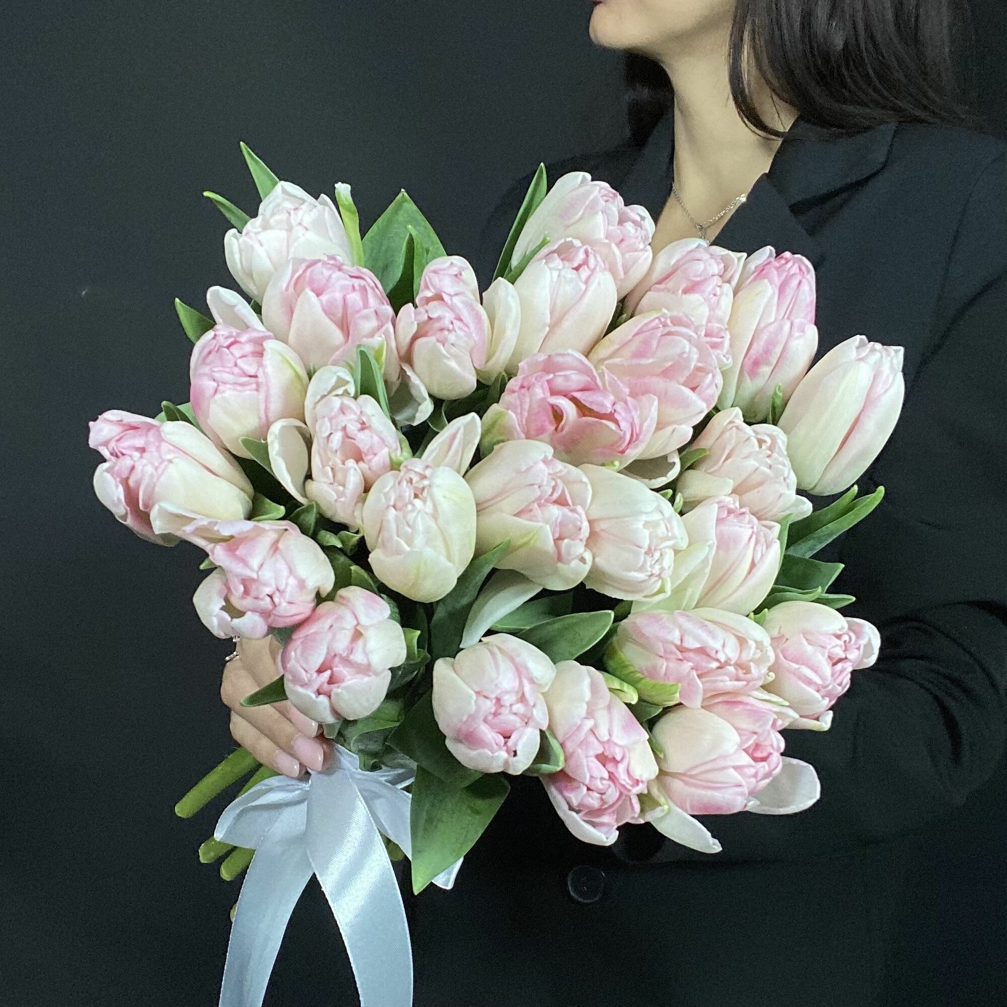 Букет пионовидных тюльпанов (25 пионовидных тюльпанов), высота букета 40 см