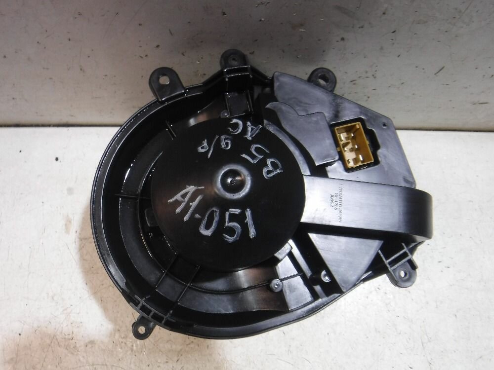 Моторчик отопителя VW Passat B5 RF1235