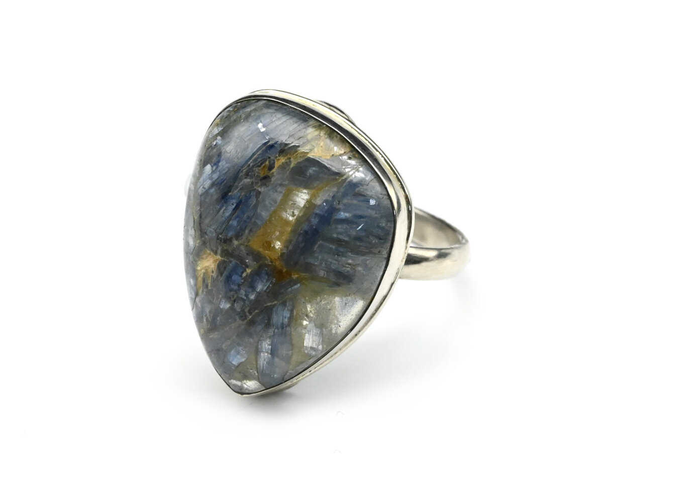 Кольцо, кианит