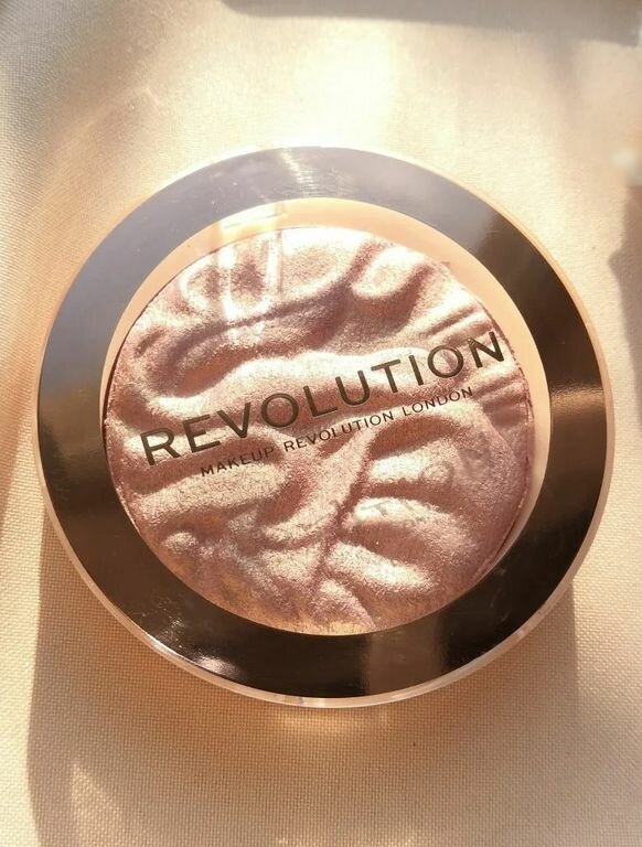 Makeup Revolution Хайлайтер Highlight Re-loaded Make an Impact