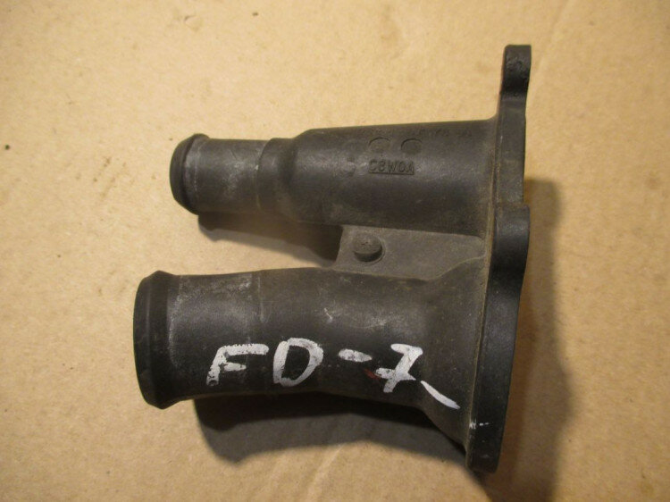 Термостат - Корпус термостата 1707050 1493599, 98MM9K478DB Форд Фокус 1 Фиеста 1,4-1,6 литра