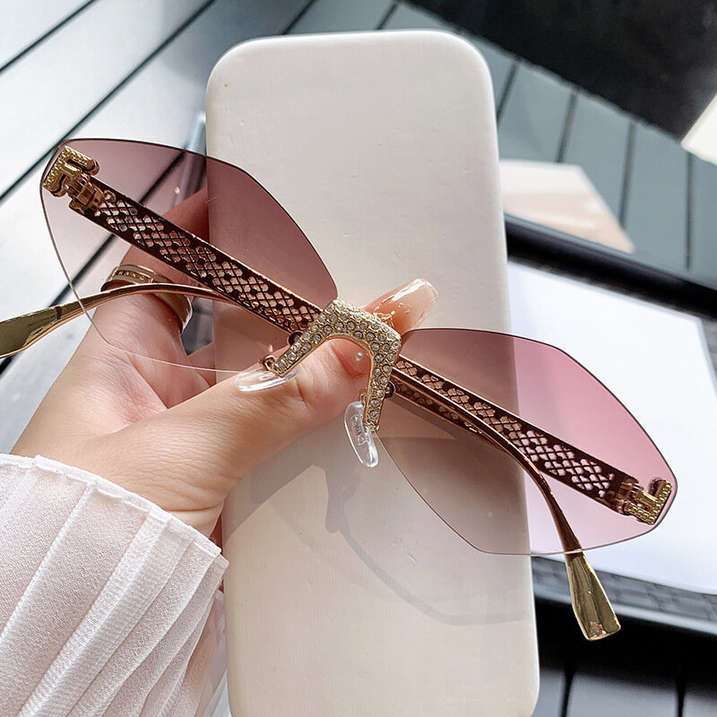 Солнцезащитные очки