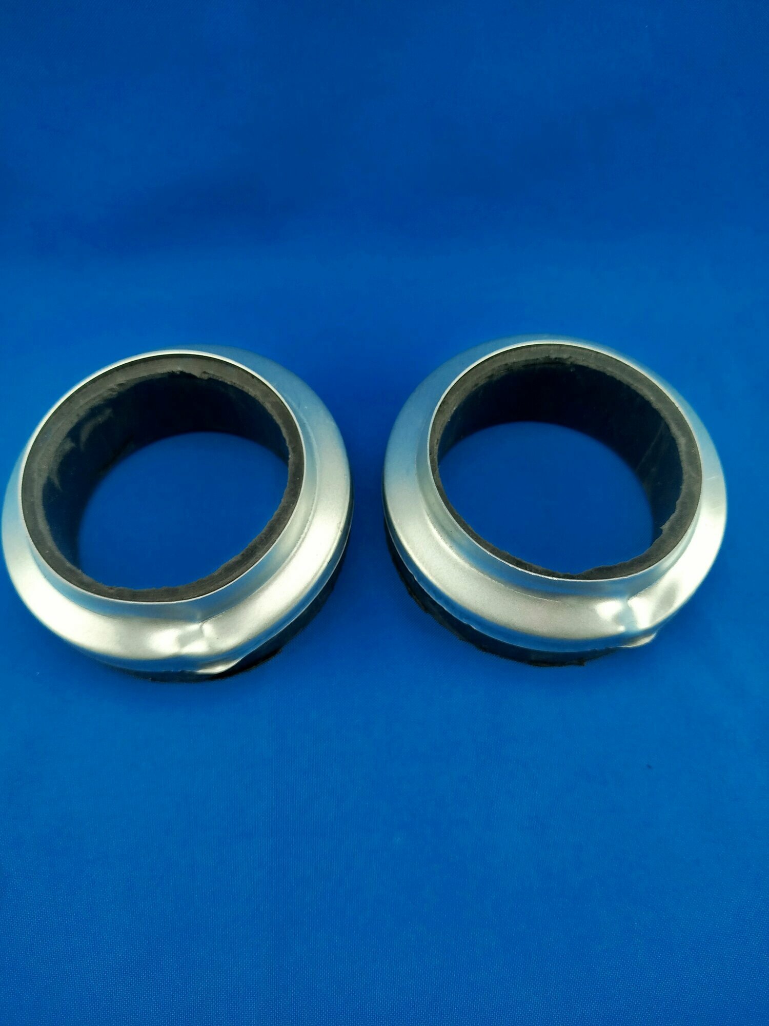 Подушки передней пружины (к-т) "UAD" для автомобилей ВАЗ 2101-07 усиленные с чашками