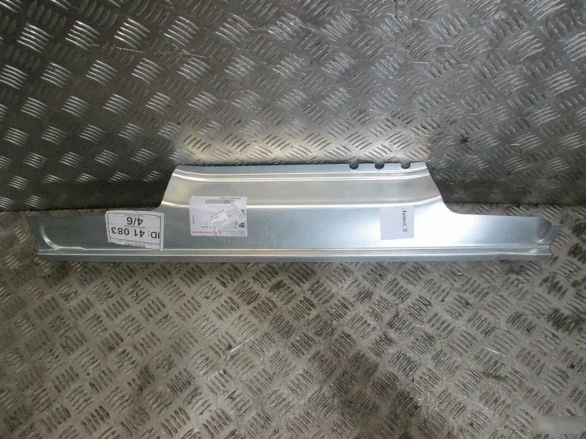 Порог Klokkerholm 9568042, для Volkswagen Transporter T5, передний, правый, серебристый