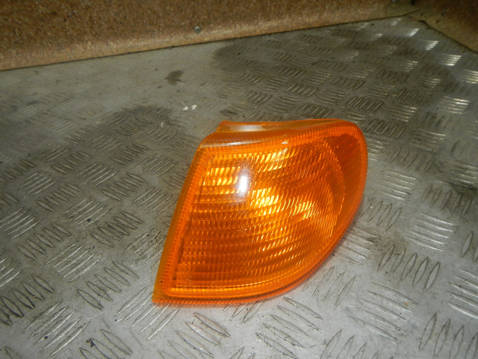 Б/У Указатель поворота левый, ВАЗ (VAZ)-2114 ВАЗ 2114 Потертости. 568949 LADA арт. ALRU676650003