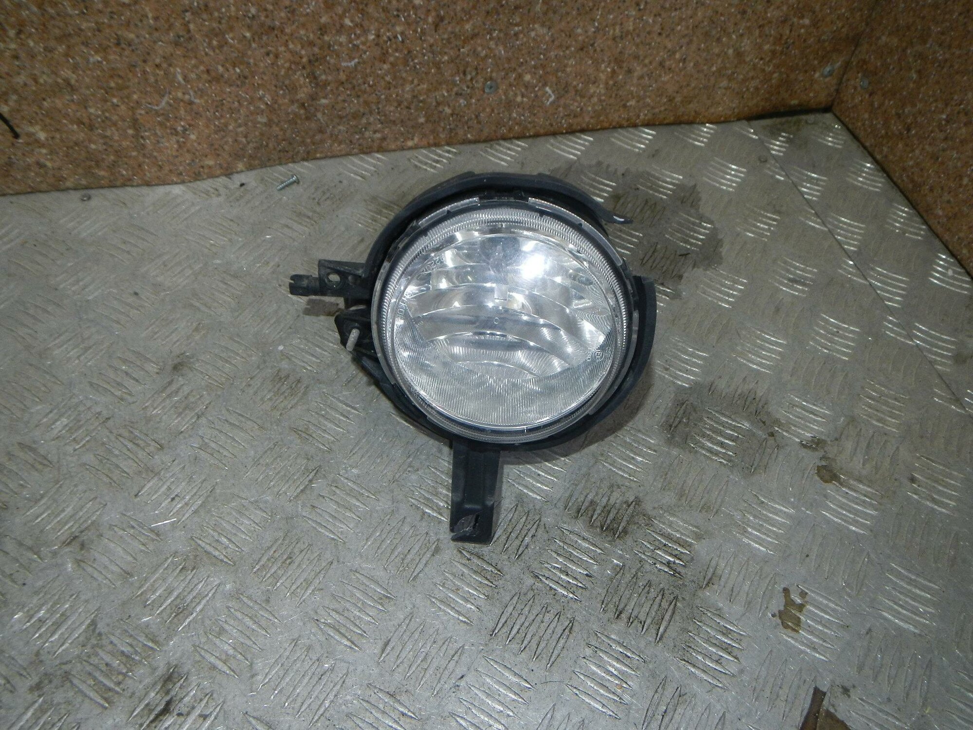 Б/У Фара противотуманная правая, KIA (Киа)-SOUL (09-) KIA SOUL (09-) сломан кронштейн 401457 Hyundai-KIA арт. 922022K000