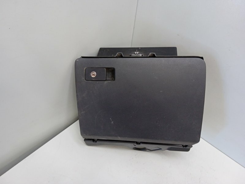 Б/У Фольксваген Пассат Б6 Бардачок Volkswagen Passat 2005-2010 B6, 3C2 111319 VAG арт. 3C1857101L1QB