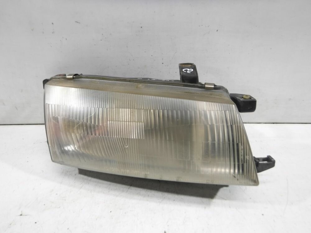 Фара правая Toyota Carina AT192