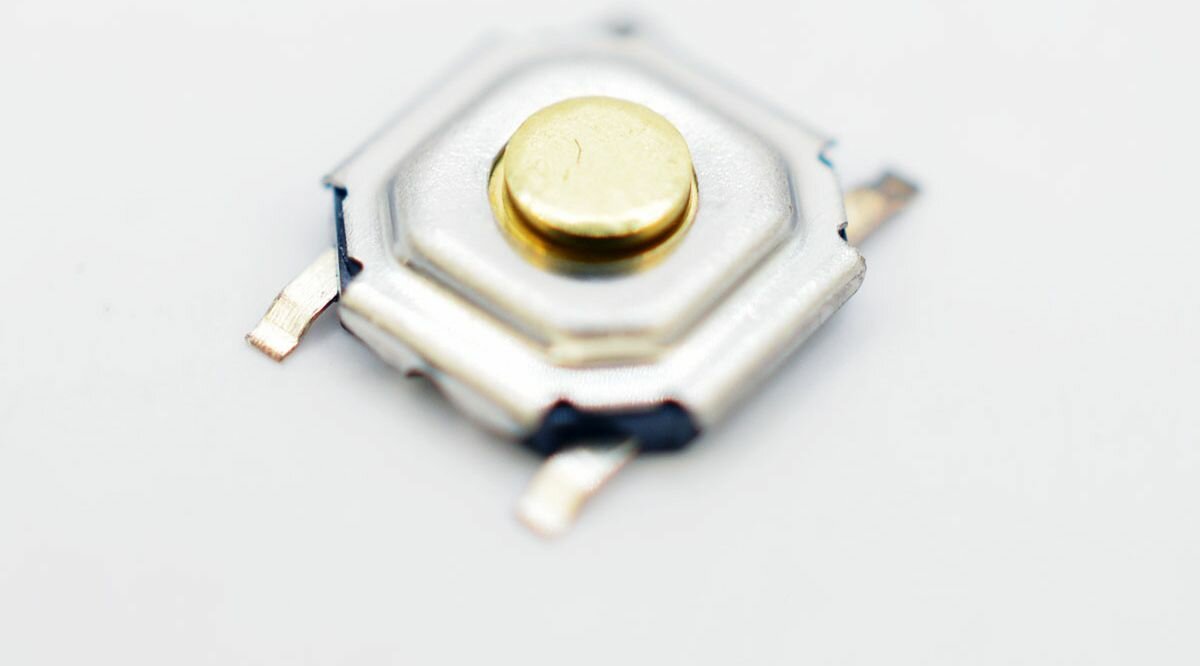 Микропереключатель ALPS SKQGABE010 Микропереключатель TACT SPST-NO Пол: 2 0,05A/12ВDC SMT 1,57Н 1шт