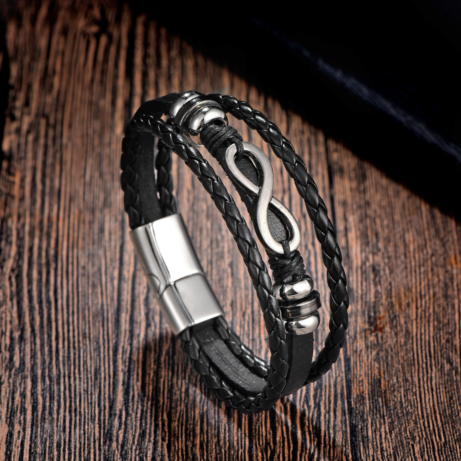 Плетеный браслет