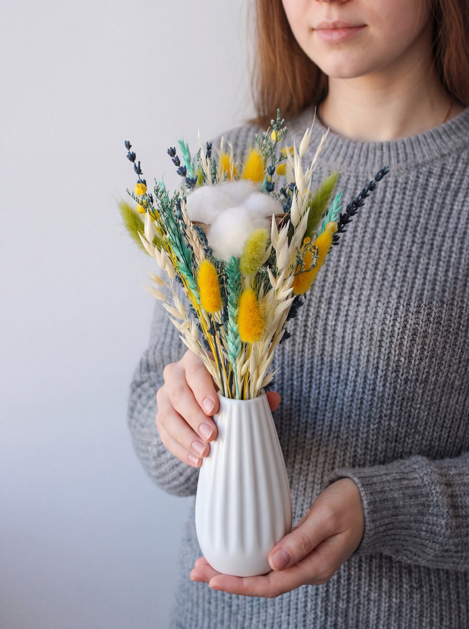 Букет из сухоцветов и стабилизированных цветов (хлопок, лагурусы, лаванда и пшеница) 27 см