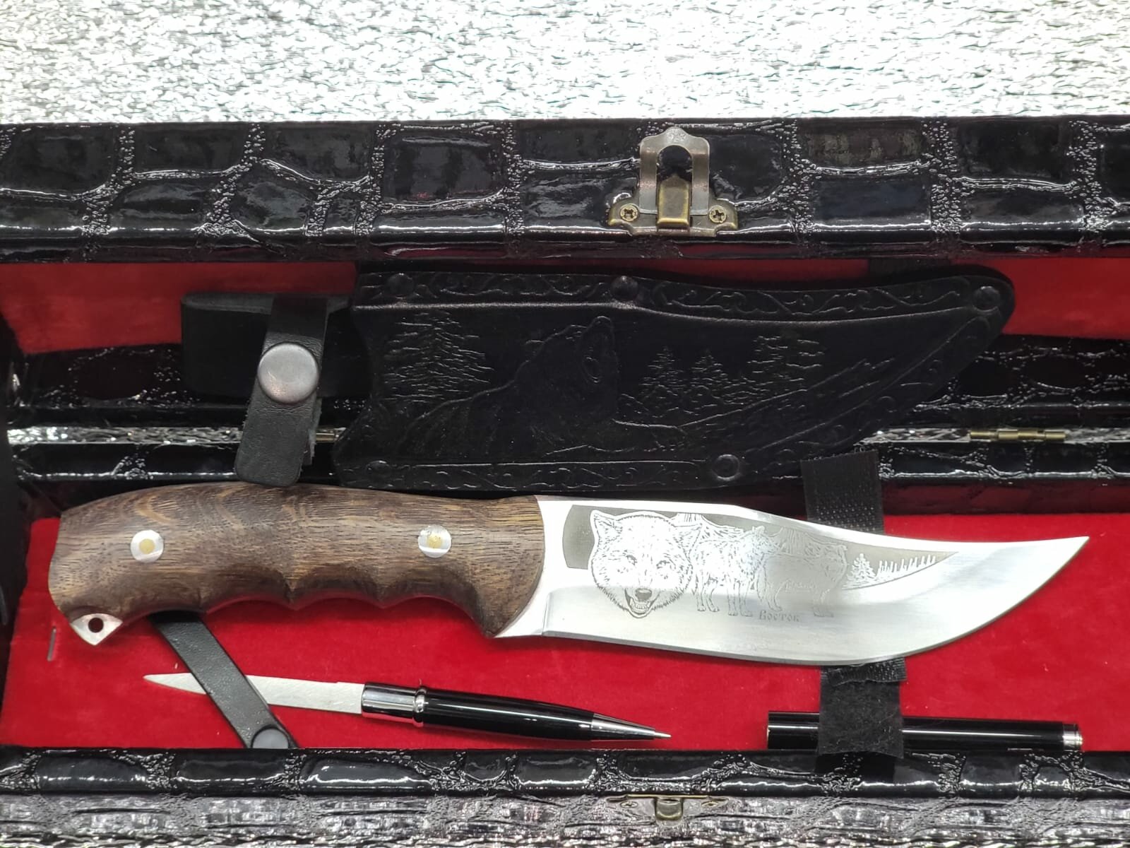 Нож туристический разделочный серый волк восток в чехле ножнах и подарочный черный кожаный футляр , ручка нож в подарок