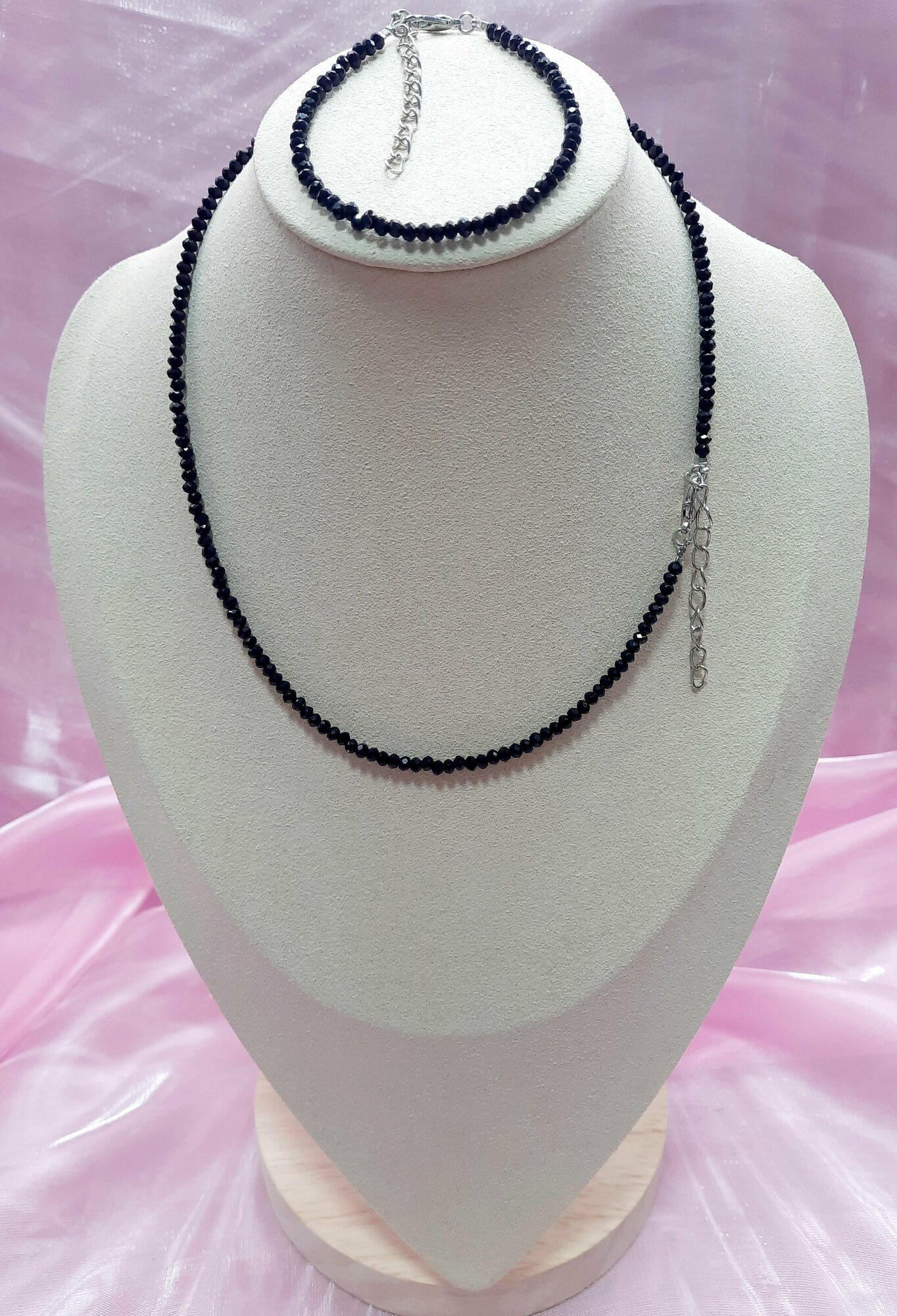 Комплект бижутерии: чокер, браслет