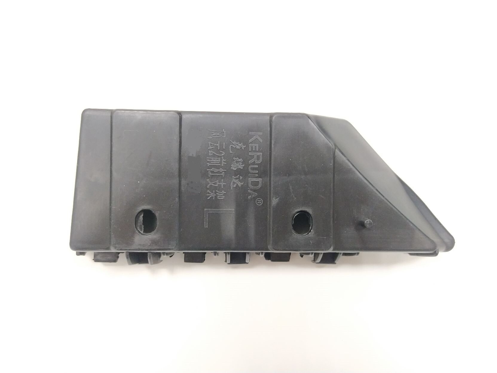 Кронштейн бампера переднего левый Chery Bonus, Very A13 [1.5 16V 5MT хетчбэк] A132803571