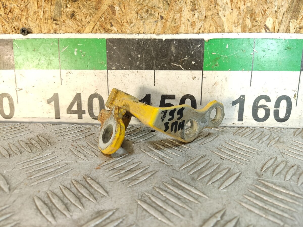 Петля двери задней правой нижняя FORD Focus 2005-2008 5012217