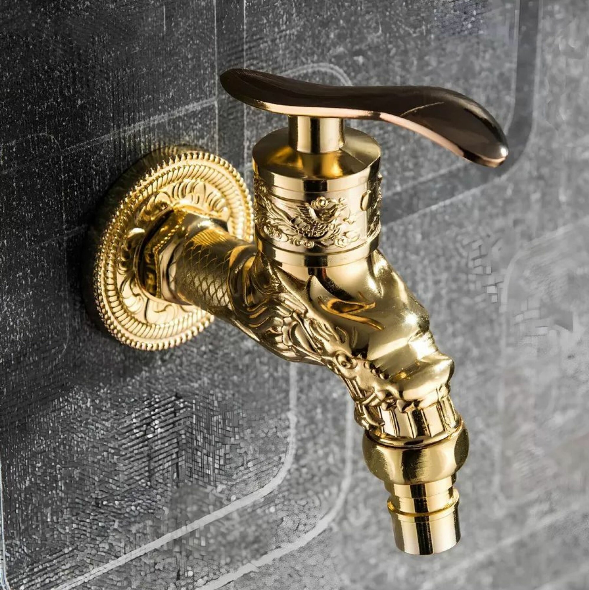 Кран для бани водоразборный на 1/2", 10 см от стены, со штуцером, под золото