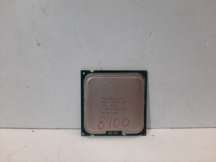 Процессор два ядра по 3.0GHz Intel Core 2 Duo E8400