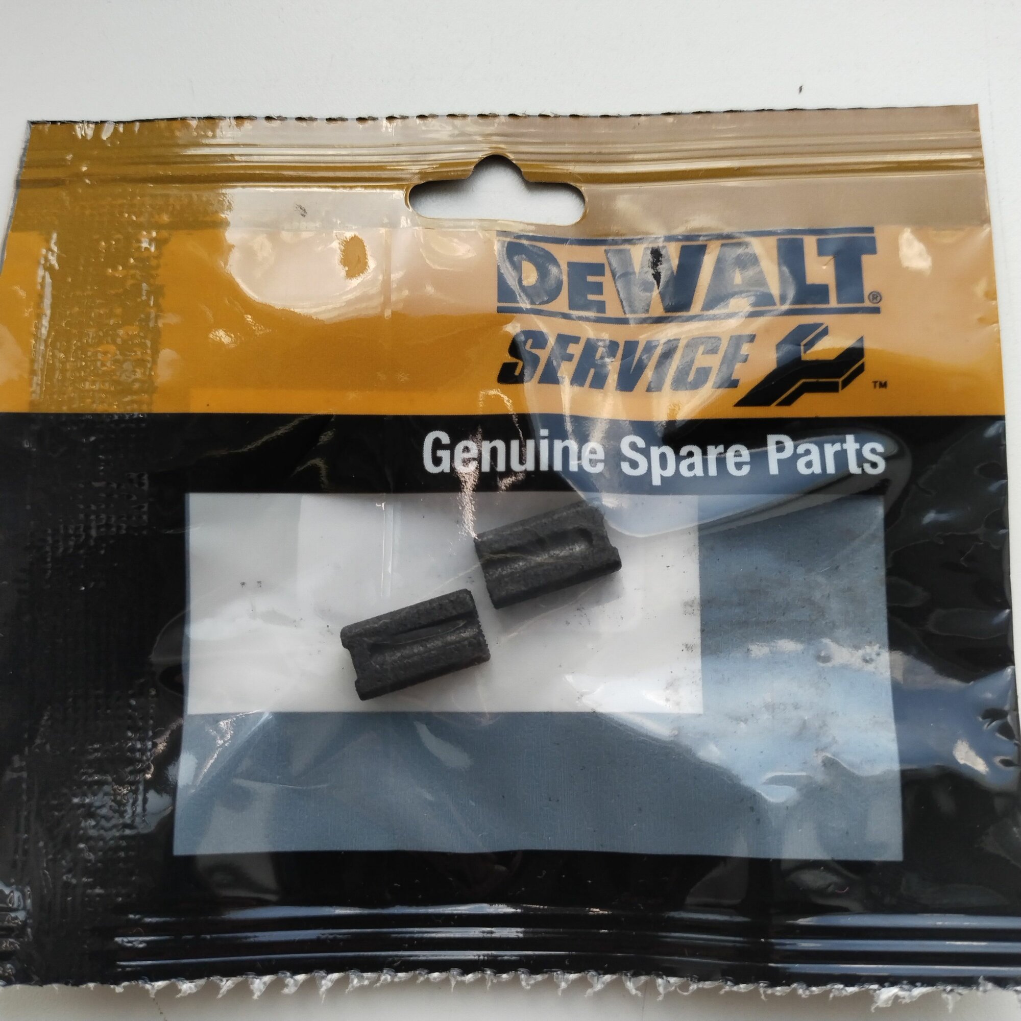 Щетки угольные NA327510 для электроинструмента DeWalt, для дрели DWD024, комплект 2 шт