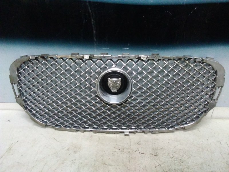 Б/У без обвода, Ягуар ХФ Решетка радиатора Jaguar XF 2007-2011 CC9 43851 JAGUAR арт. 8X238B271, 8X238A100AE, C2Z3832