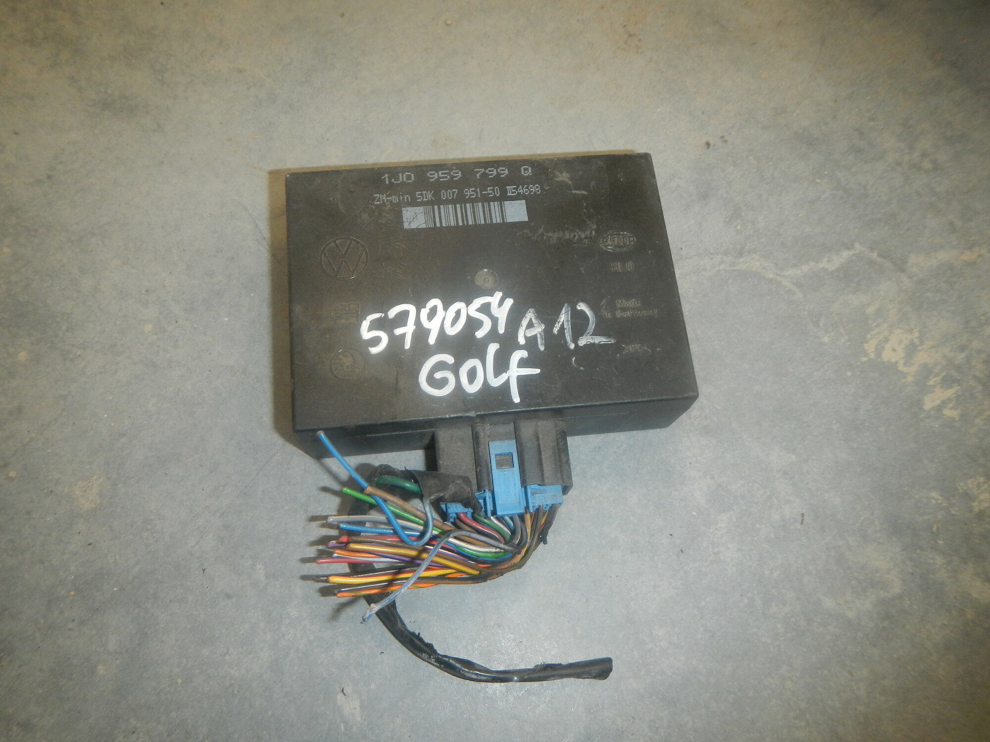 Б/У Блок комфорта, Volkswagen (Фольксваген)-GOLF IV (97-03) VOLKSWAGEN GOLF IV (97-03) Без видимых повреждений. 579054 V...