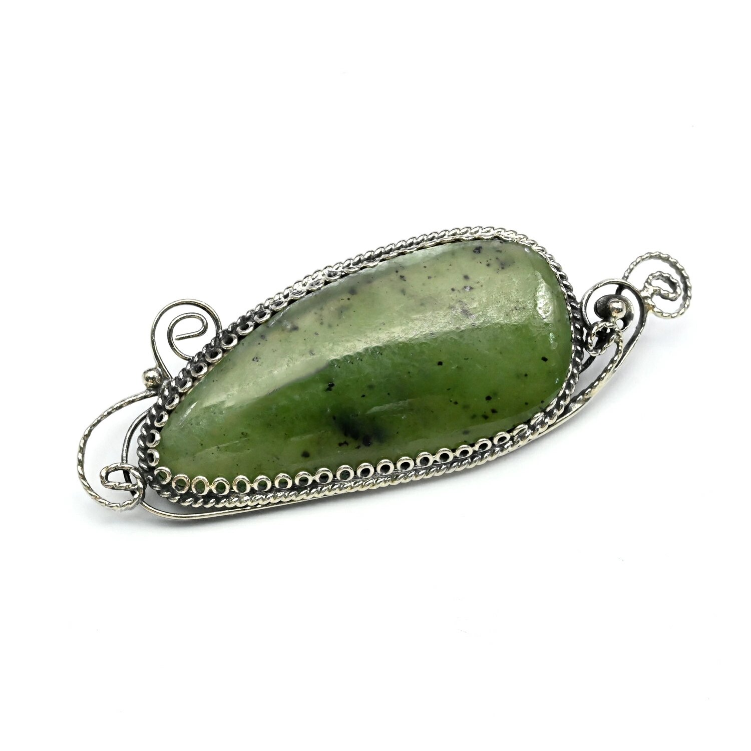 Брошь, нефрит