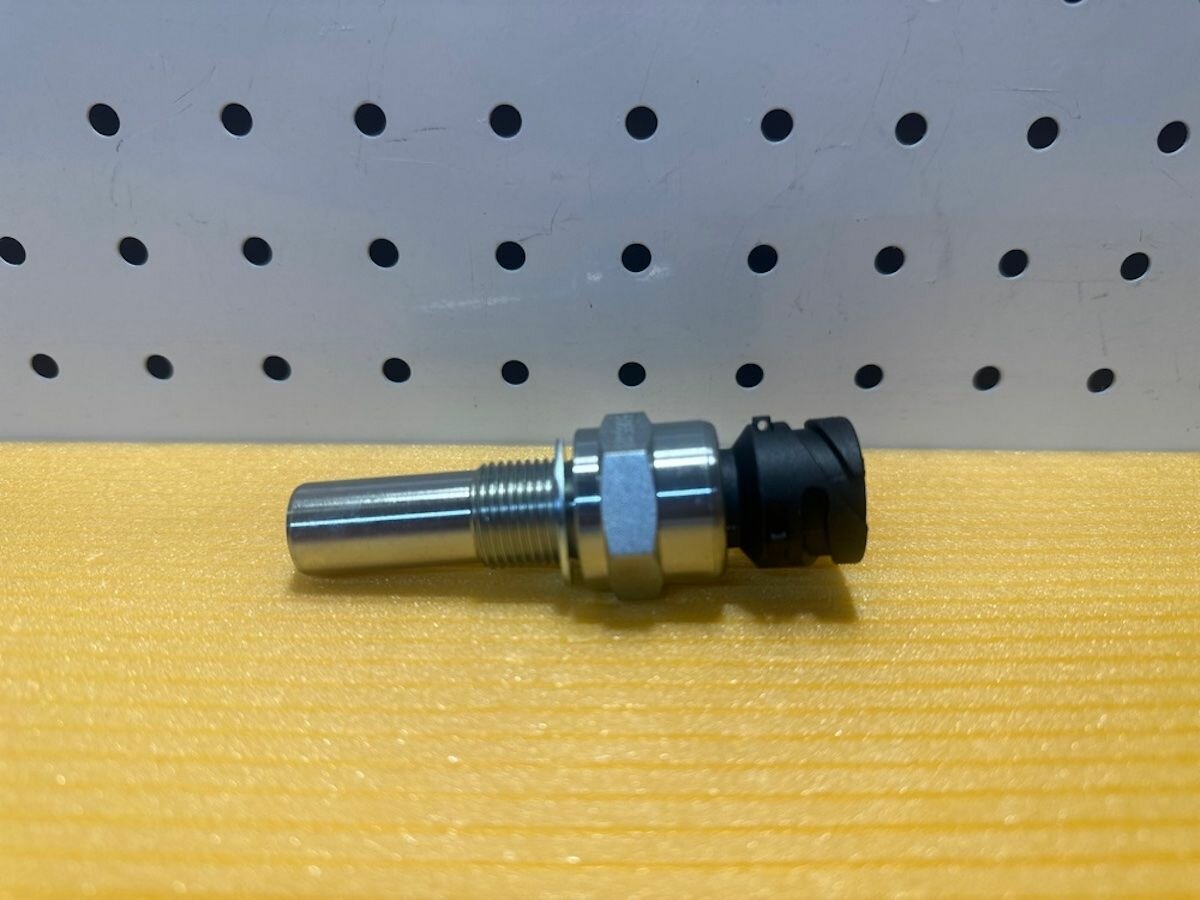 Датчик импульсный тахографа КПП ZF 16S МАН L=46.5 mm MAN TGA TGS TGX (МАН)