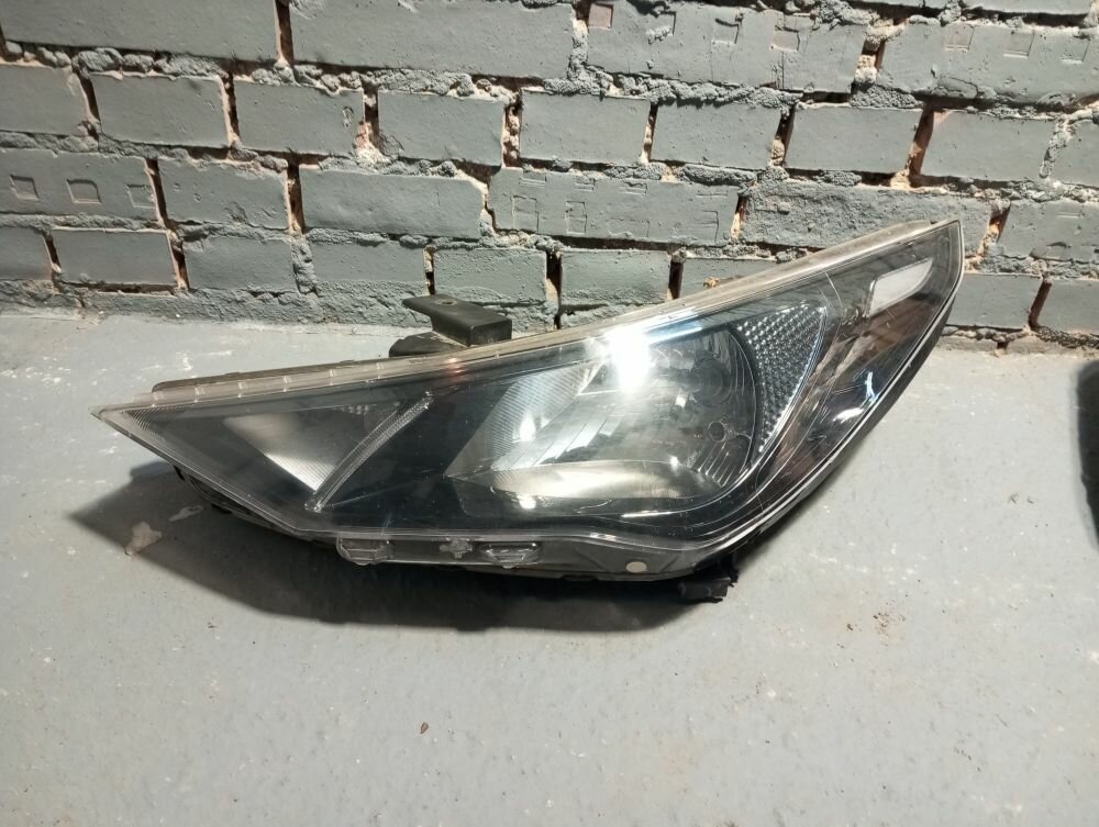 Фара левая Hyundai Solaris 2 рест.2020- с дефектом 92101h5500