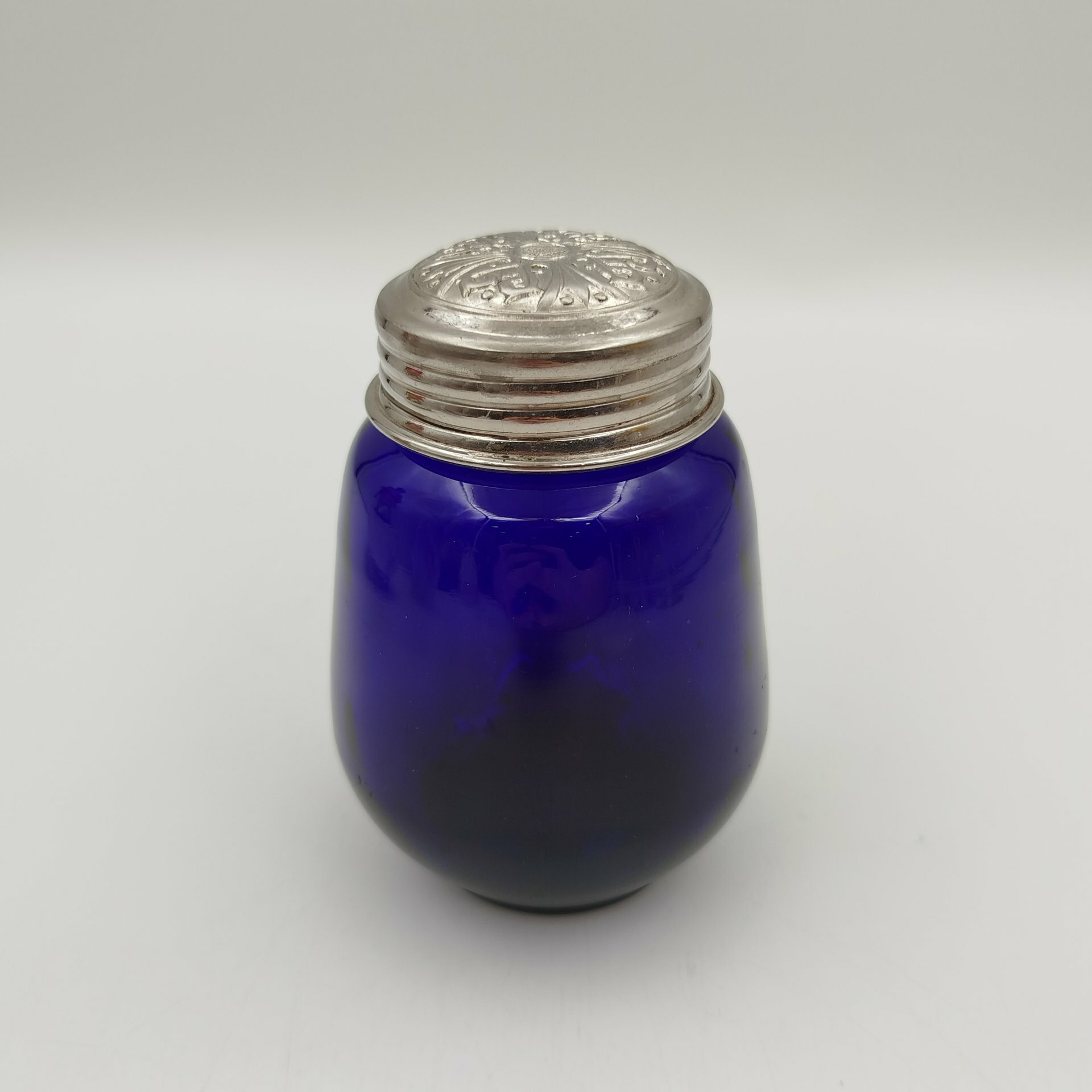 Чайница синего оттенка, цветное стекло, медный сплав, серебрение, СССР, 1950-1960 гг.