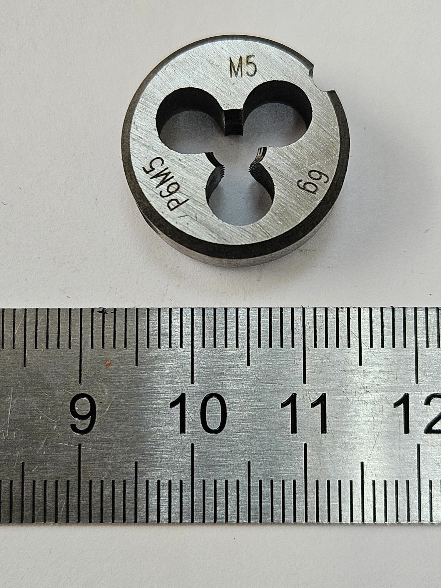 Плашка М5х0,8 Р6М5