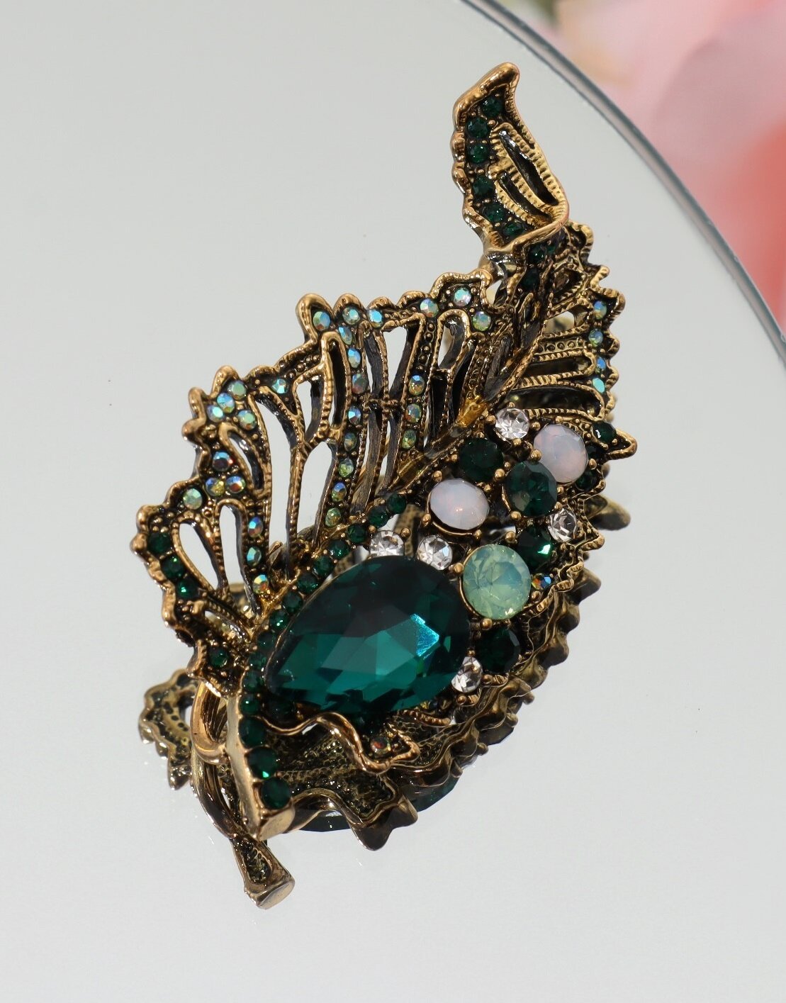 Брошь, стекло, стразы