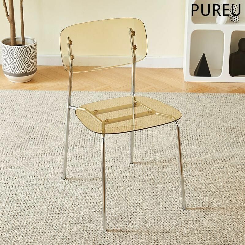 Акриловый прозрачный стул