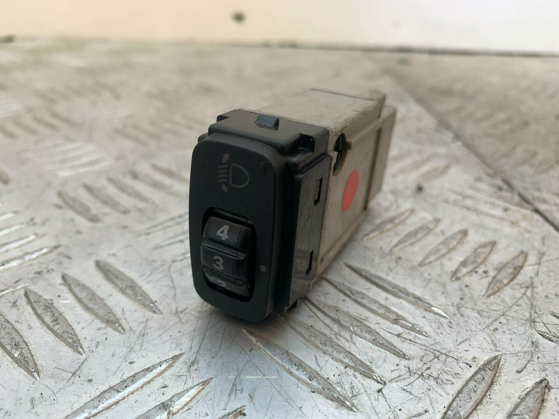 Кнопка корректора фар Mitsubishi Lancer 10 (2007 - 2010)